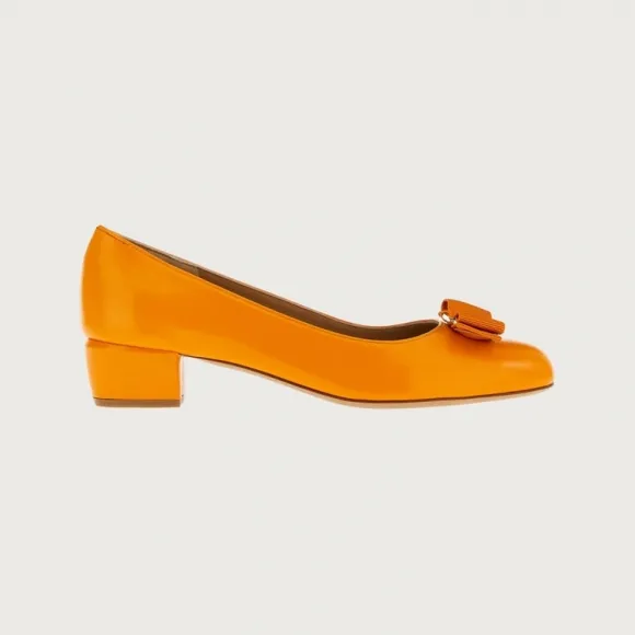 菲拉格慕/Salvatore Ferragamo Vara 蝴蝶结泵鞋 - 鞋子 01D377-752475-小迈步海淘品牌官网
